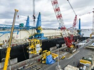 Tadano CC 68.1250-1 Lifts 500 Tonne Component Onto Castorone Pipelaying ...